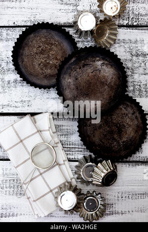 Vintage baking tins Stock Photo - Alamy