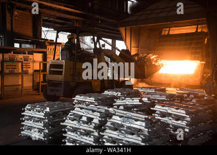 Industrial, manufacturing, Aluminium ingots Stock Photo: 47994374 - Alamy