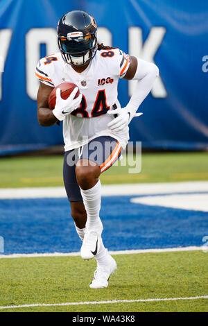 Chicago Bears wide receiver Cordarrelle Patterson (84) warms up before ...