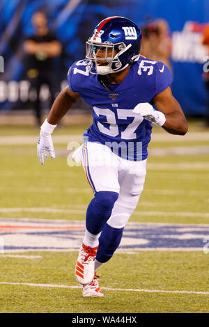 New York Giants cornerback Julian Love (20) in action during an NFL ...