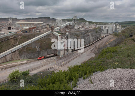 Tarmac Tunstead quarry, Derbyshire Industrial shunter's and ...