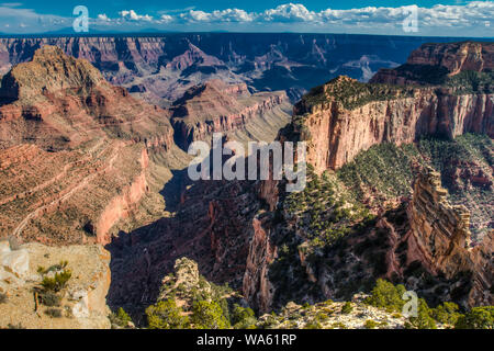 Canyon cliffs, Vishnu Temple, Wotans Throne, Grand Canyon National Park ...