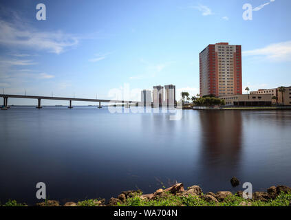Edison Bridge over the Caloosahatchee River in Fort Myers, Florida ...
