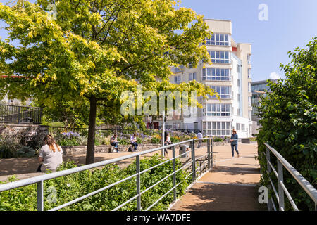 Picturesque pedestrian walkway, Hannover Quay, Bristol's floating ...