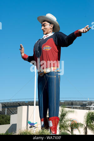 Big Tex cowboy at Texas state fair Stock Photo - Alamy