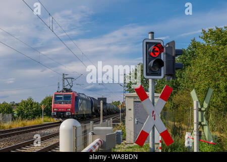 DB (German Rail) cargo train using flatbed wagons built by Transwagon ...