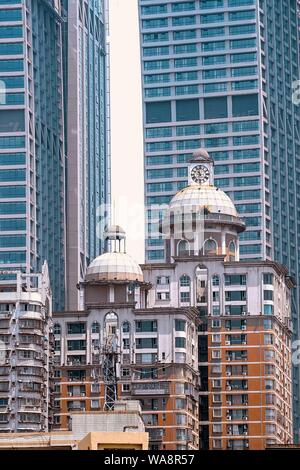 Chongqing, Chongqing, China. 19th Aug, 2019. Chongqing, CHINA-A bright ...