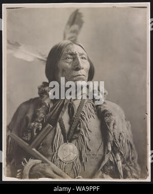 Native American Culture -Cheyenne chief Stock Photo - Alamy