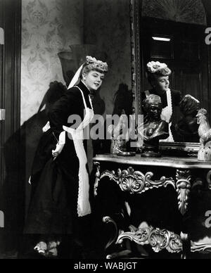 GASLIGHT, Angela Lansbury, 1944 Stock Photo - Alamy