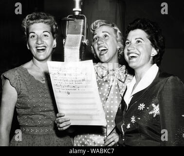 THE ANDREWS SISTERS Stock Photo - Alamy
