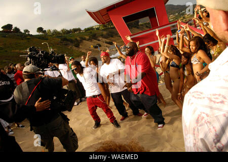 (L-R) Rappers Lil Wayne and Mack 10 on-set at the Mack 10 ft. Lil Wayne ...