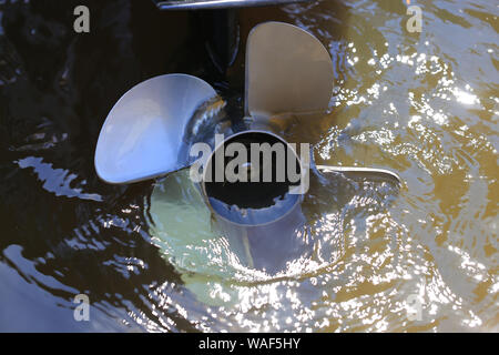 Motor boat screw close up. Engine propeller Stock Photo - Alamy
