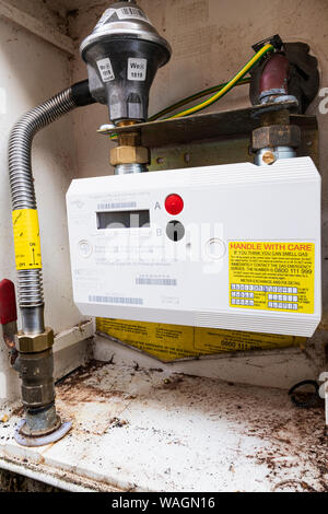 British Gas smart meter to measure household use sending readings back ...