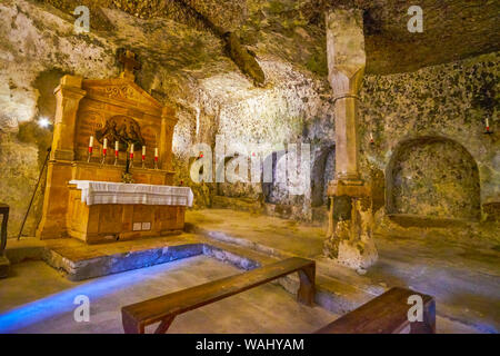 The Tomb of St Peter in the Catacombs of Basilica San Pietro St Peter s ...