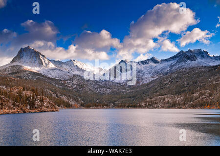 Fall aspens under Sierra peaks from South Lake, John Muir Wilderness ...