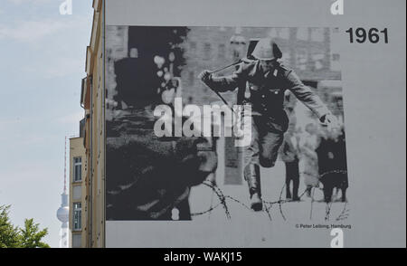 Memorial for Conrad Schumann, Berlin Stock Photo - Alamy