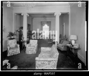DODD, ALVIN, MRS., HOME INTERIOR Stock Photo - Alamy