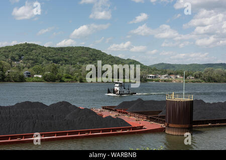 Tugboat and Barges on Ohio River at Wheeling, WV Stock Photo - Alamy