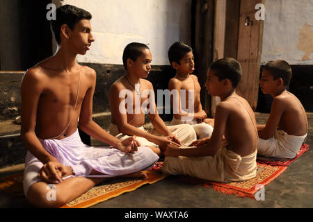Students in a traditional Namboodiri Brahmin school in Thrissur, India ...