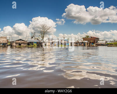 Favela slum in the Amazon city of Manaus, Brazil Stock Photo - Alamy