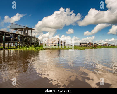 Favela slum in the Amazon city of Manaus, Brazil Stock Photo - Alamy