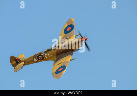 Supermarine Spitfire in Desert Camouflage Stock Photo - Alamy
