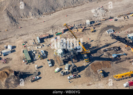Assembly of Bucyrus 495HF Mining Shovels at Shell Jackpine oil sands ...