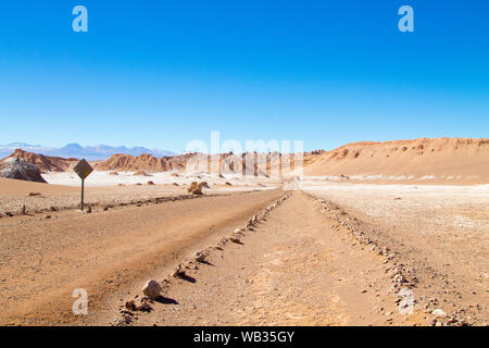 Chilean landscape, dirt road on Valley of the Moon. Chile panorama ...