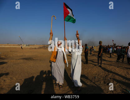 Protesters chant slogans in an anti-government protest in Tehran, Iran ...