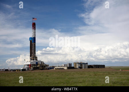 Drilling rig in Wyoming Stock Photo: 15768824 - Alamy