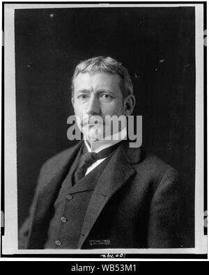 Elihu Root, Secretary of War, half-length portrait, facing slightly ...