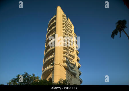 24-Jan-2004-Architecture towering Buckley Court , Colaba , Bombay ...