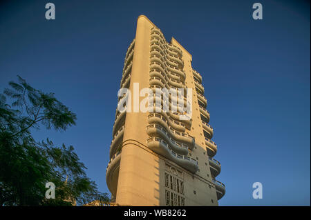 24-Jan-2004-Architecture towering Buckley Court , Colaba , Bombay ...