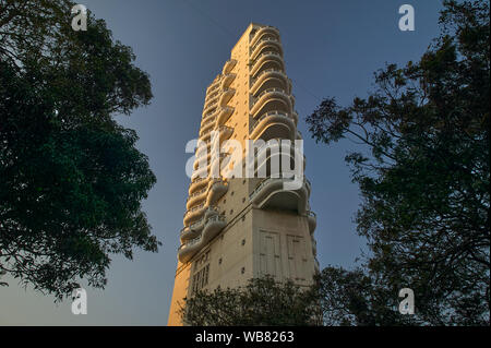 24-Jan-2004-Architecture towering Buckley Court , Colaba , Bombay ...