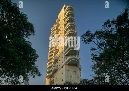 24-Jan-2004-Architecture towering Buckley Court , Colaba , Bombay ...