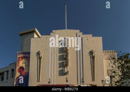 22 Jan 2005-Vintage Art Deco Regal cinema hall old single screen ...