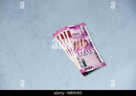 New Modern Indian Two Thousand Rupees Currency Note Stock Photo - Alamy