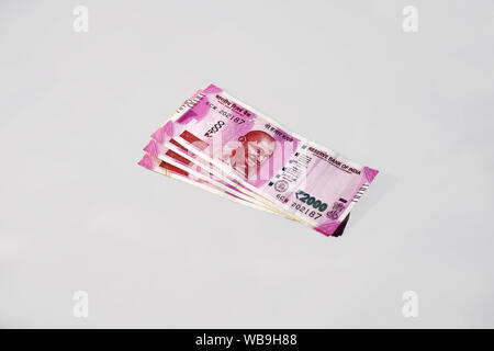 New Modern Indian Two Thousand Rupees Currency Note Stock Photo - Alamy