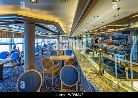 Buffet restaurant on board Cunard Cruise Liner Queen Victoria on 27 ...