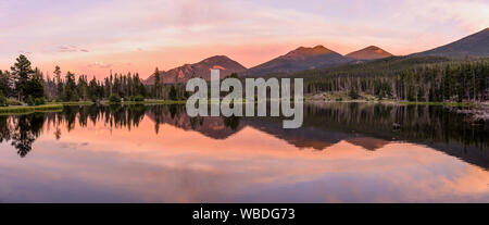 Sprague Lake sunset at Rocky Mountain National Park, Winter time Stock ...
