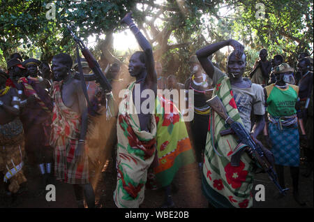 Donga stick fight ceremony, Surma tribe, Tulgit, Omo river valley ...