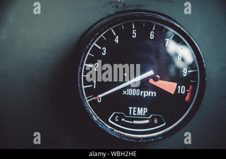 The instrument panel of a vintage Bentley car Stock Photo: 52368148 - Alamy