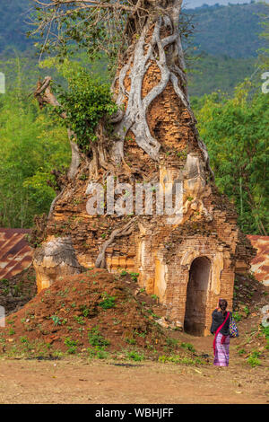 The Shwe Indein burial stupas Stock Photo - Alamy