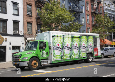 Heineken beer delivery truck - USA Stock Photo - Alamy