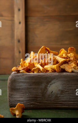 Mushrooms in a wooden crate Stock Photo - Alamy