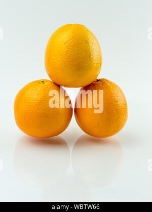 3 three oranges Stock Photo - Alamy