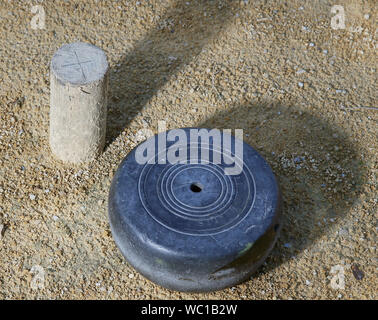 Moline, Iowa, USA. 27th Aug, 2019. Bill Cornelis demonstrates playing ...