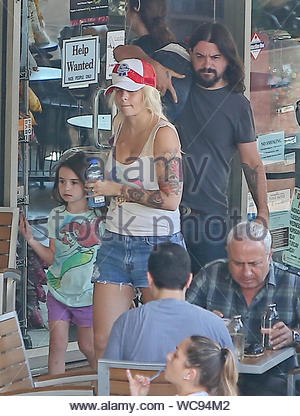 Shooter Jennings, Drea de Matteo and daughter Alabama Jennings at the ...