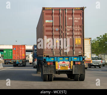 Rear view of a shipping container lorry on a weighbridge Stock Photo ...