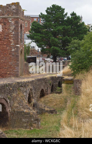 Medieval Exe Bridge and St Edmund's Tower, Exeter, Devon Stock Photo ...